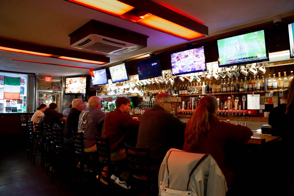 Host Your Fantasy Football Draft Parties at Players Retreat!
